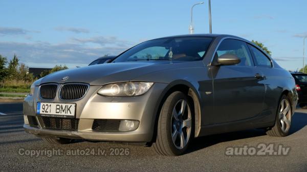 Smilšu krāsa BMW 3 Series 2007 Tallina, ar dzinēja tilpumu 3.00 L un nobraukumu 354 tūkst. km par 4999 €, foto 4 vietnē AUTOMOTO.COM.LV