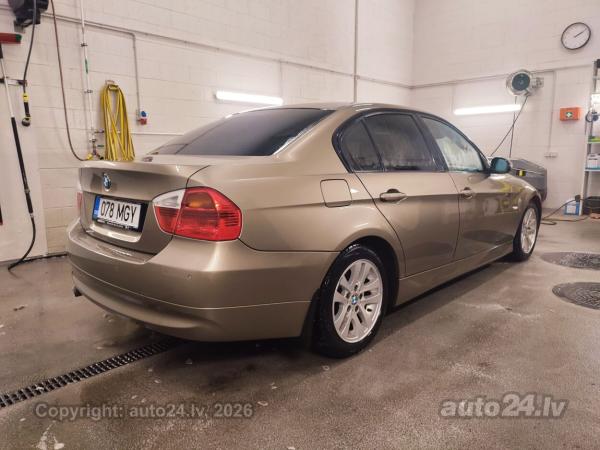 Smilšu krāsa BMW 3 Series 2007 Viljandi, ar dzinēja tilpumu 2.00 L un nobraukumu 191 tūkst. km par 3400 €, foto 9 vietnē AUTOMOTO.COM.LV