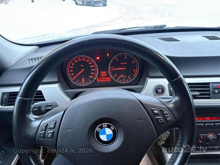 Smilšu krāsa BMW 3 Series 2011 Tallina, ar dzinēja tilpumu 2.00 L un nobraukumu 251 tūkst. km par 6490 €, foto 4 vietnē AUTOMOTO.COM.LV