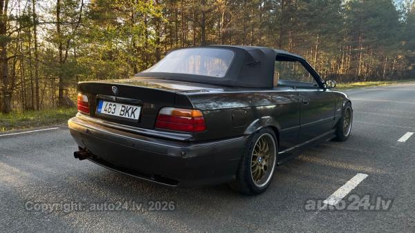 Melns BMW 3 Series 1993 Tallina, ar dzinēja tilpumu 2.50 L un nobraukumu 280 tūkst. km par 5980 €, foto 10 vietnē AUTOMOTO.COM.LV