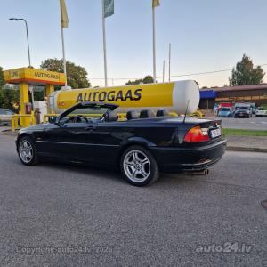 Melns BMW 3 Series 2003 Tallina, ar dzinēja tilpumu 2.00 L un nobraukumu 235 tūkst. km par 3890 €, foto  vietnē AUTOMOTO.COM.LV