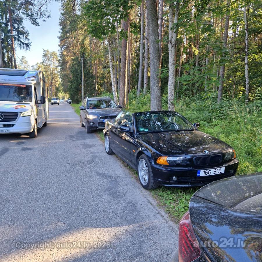 Melns BMW 3 Series 2003 Tallina, ar dzinēja tilpumu 2.00 L un nobraukumu 235 tūkst. km par 3890 €, foto 6 vietnē AUTOMOTO.COM.LV