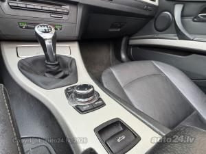 Melns BMW 3 Series 2009 Tallina, ar dzinēja tilpumu 2.00 L un nobraukumu 394 tūkst. km par 7870 €, foto 17 vietnē AUTOMOTO.COM.LV