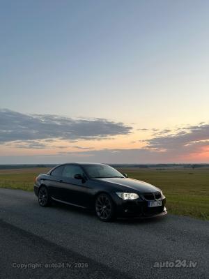Black BMW 3 Series 2010 in Tallinn, with an engine capacity of 2.00 L and mileage of 296 thousand km for 10500 €, photo 4 on AUTOMOTO.COM.LV