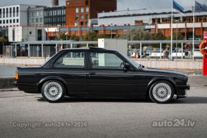 Black BMW 3 Series 1985 in Tallinn, with an engine capacity of 2.00 L and mileage of 316 thousand km for 19890 €, photo 3 on AUTOMOTO.COM.LV