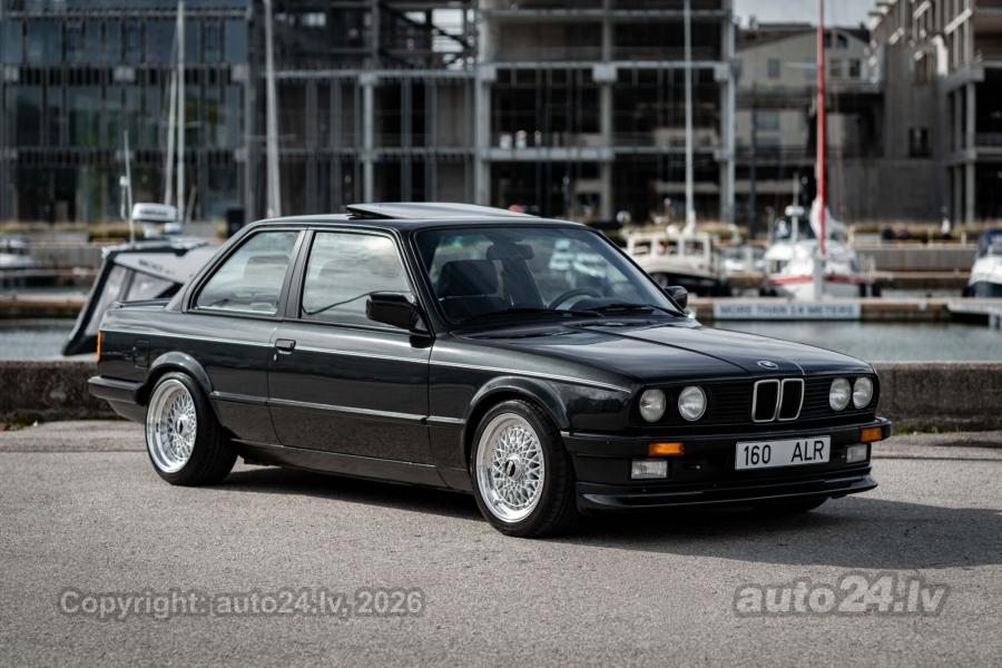 Black BMW 3 Series 1985 in Tallinn, with an engine capacity of 2.00 L and mileage of 316 thousand km for 19890 €, photo 5 on AUTOMOTO.COM.LV