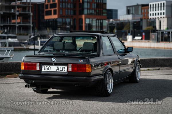 Melns BMW 3 Series 1985 Tallina, ar dzinēja tilpumu 2.00 L un nobraukumu 316 tūkst. km par 19890 €, foto 6 vietnē AUTOMOTO.COM.LV