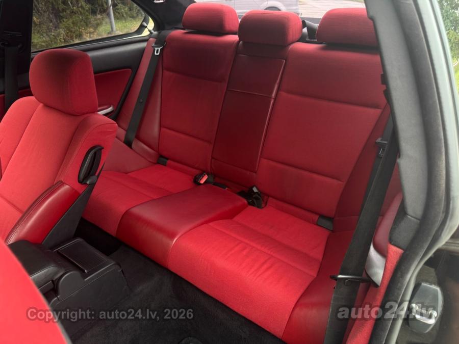 Black BMW 3 Series 2005 in Tallinn, with an engine capacity of 2.20 L and mileage of 239 thousand km for 9000 €, photo 13 on AUTOMOTO.COM.LV
