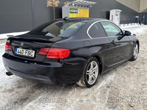 Black BMW 3 Series 2006 in Tallinn, with an engine capacity of 3.00 L and mileage of 295 thousand km for 5500 €, photo 4 on AUTOMOTO.COM.LV