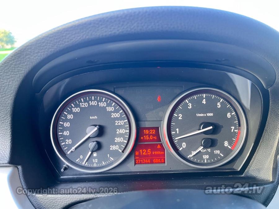 Melns BMW 3 Series 2006 Tallina, ar dzinēja tilpumu 3.00 L un nobraukumu 271 tūkst. km par 13400 €, foto 9 vietnē AUTOMOTO.COM.LV