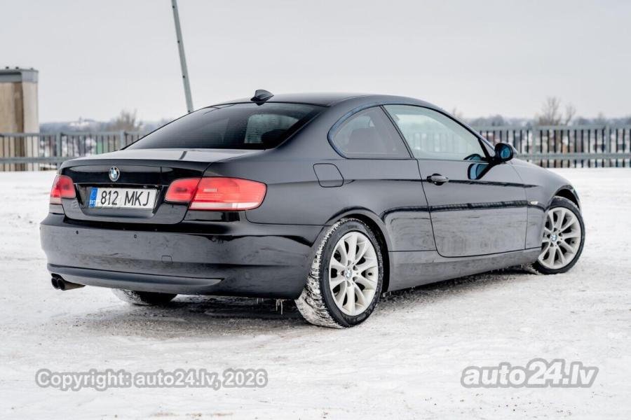 Melns BMW 3 Series 2007 Tallina, ar dzinēja tilpumu 3.00 L un nobraukumu 0 tūkst. km par 8999 €, foto 5 vietnē AUTOMOTO.COM.LV