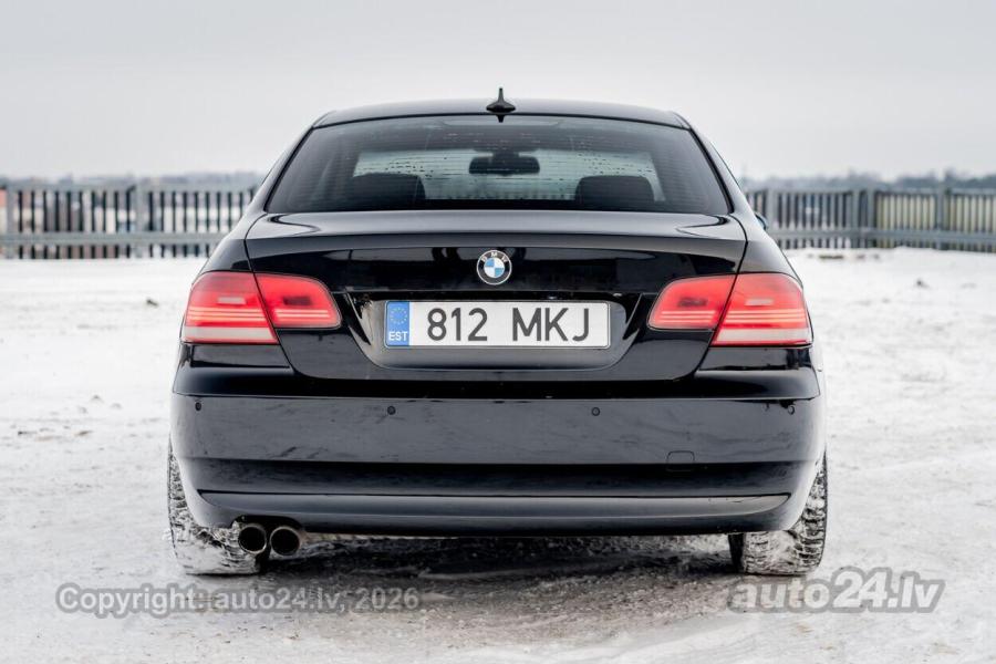 Melns BMW 3 Series 2007 Tallina, ar dzinēja tilpumu 3.00 L un nobraukumu 0 tūkst. km par 8999 €, foto 6 vietnē AUTOMOTO.COM.LV
