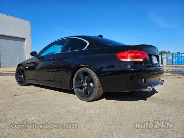 Melns BMW 3 Series 2007 Tallina, ar dzinēja tilpumu 3.00 L un nobraukumu 228 tūkst. km par 11500 €, foto 9 vietnē AUTOMOTO.COM.LV