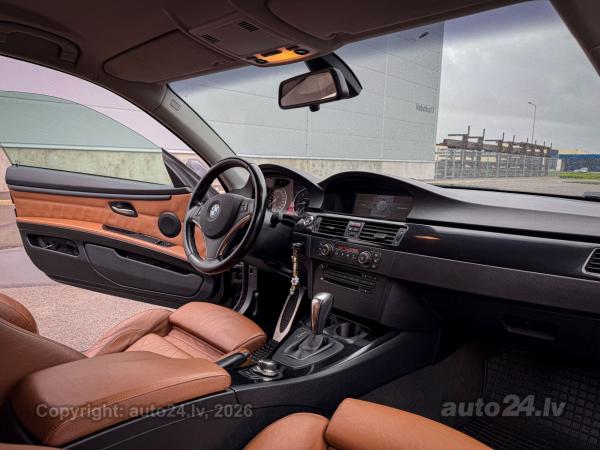Melns BMW 3 Series 2007 Tartu, ar dzinēja tilpumu 3.00 L un nobraukumu 351 tūkst. km par 8500 €, foto 8 vietnē AUTOMOTO.COM.LV