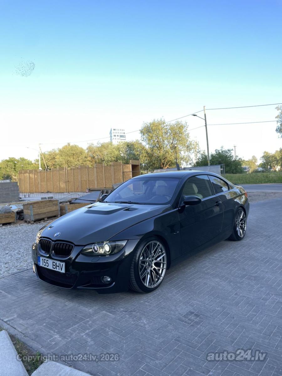 Melns BMW 3 Series 2008 Tartu, ar dzinēja tilpumu 3.00 L un nobraukumu 239 tūkst. km par 7000 €, foto 20 vietnē AUTOMOTO.COM.LV