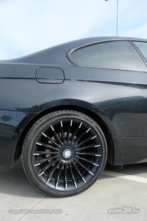 Melns BMW 3 Series 2008 Tallina, ar dzinēja tilpumu 2.00 L un nobraukumu 180 tūkst. km par 9900 €, foto 16 vietnē AUTOMOTO.COM.LV