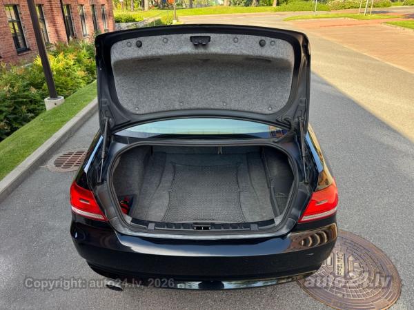 Black BMW 3 Series 2008 in Tallinn, with an engine capacity of 2.00 L and mileage of 263 thousand km for 6300 €, photo 4 on AUTOMOTO.COM.LV