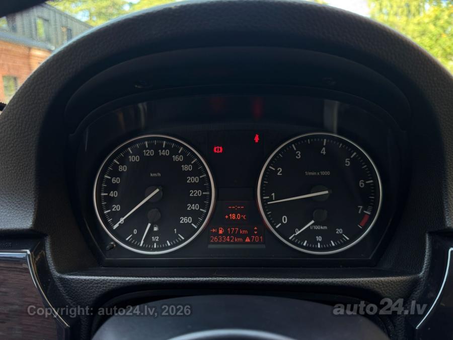 Melns BMW 3 Series 2008 Tallina, ar dzinēja tilpumu 2.00 L un nobraukumu 263 tūkst. km par 6300 €, foto 17 vietnē AUTOMOTO.COM.LV