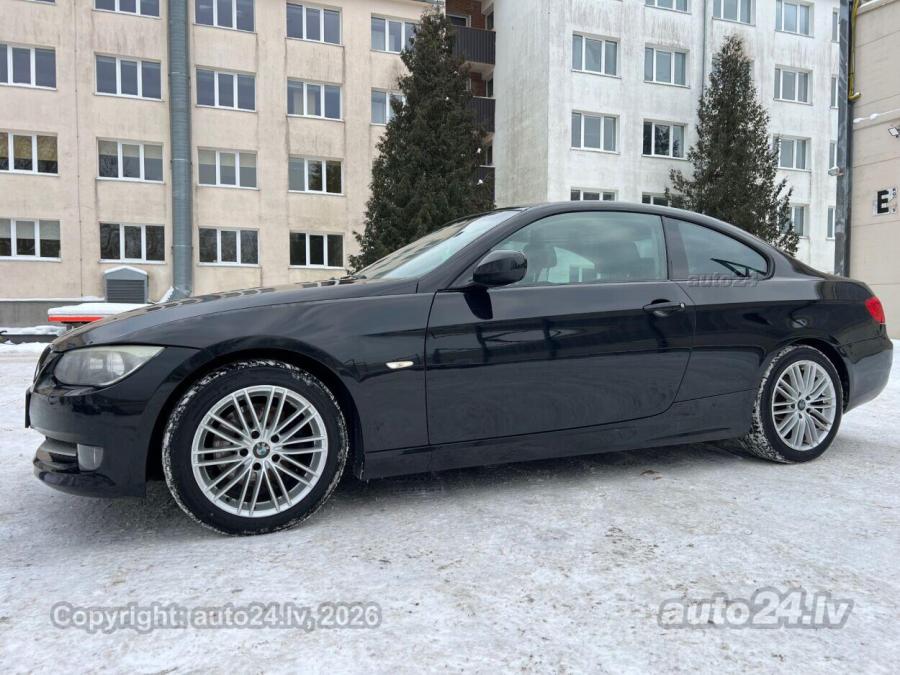 Melns BMW 3 Series 2010 Narva, ar dzinēja tilpumu 2.00 L un nobraukumu 317 tūkst. km par 4999 €, foto 16 vietnē AUTOMOTO.COM.LV