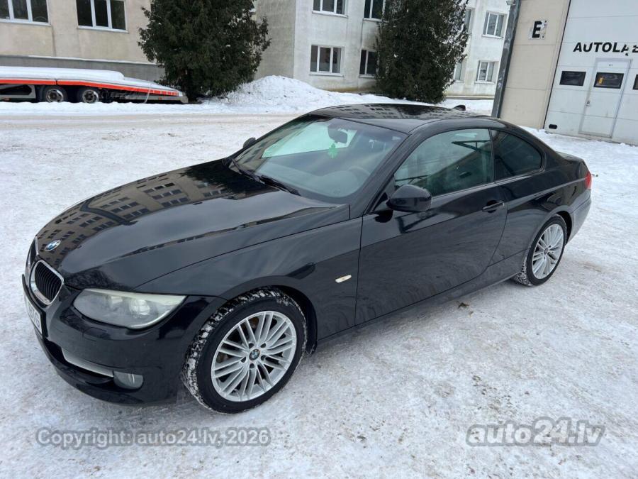 Melns BMW 3 Series 2010 Narva, ar dzinēja tilpumu 2.00 L un nobraukumu 317 tūkst. km par 4999 €, foto 20 vietnē AUTOMOTO.COM.LV