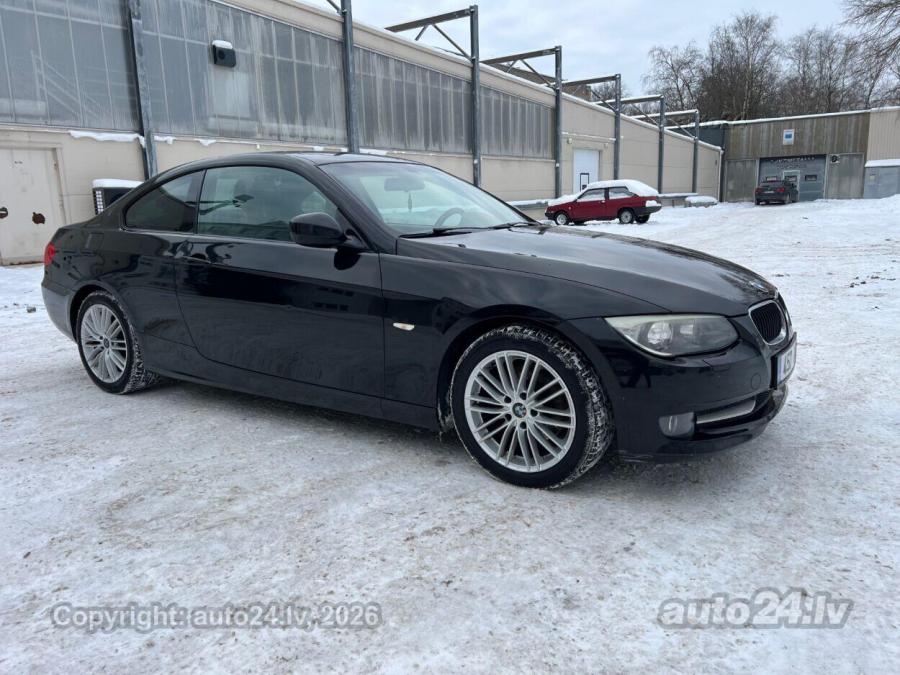 Melns BMW 3 Series 2010 Narva, ar dzinēja tilpumu 2.00 L un nobraukumu 317 tūkst. km par 4999 €, foto 21 vietnē AUTOMOTO.COM.LV