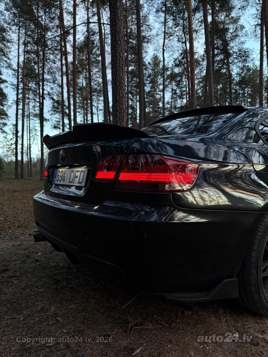 Melns BMW 3 Series 2010 Veru, ar dzinēja tilpumu 3.00 L un nobraukumu 286 tūkst. km par 9000 €, foto 4 vietnē AUTOMOTO.COM.LV