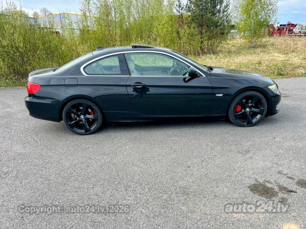 Melns BMW 3 Series 2010 Pērnava, ar dzinēja tilpumu 2.00 L un nobraukumu 312 tūkst. km par 7899 €, foto 3 vietnē AUTOMOTO.COM.LV