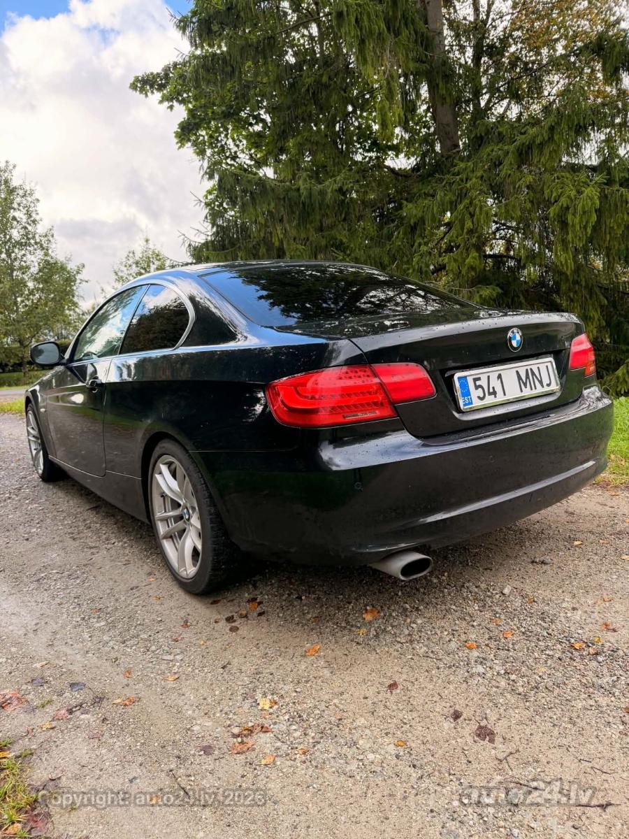 Melns BMW 3 Series 2010 Tallina, ar dzinēja tilpumu 2.00 L un nobraukumu 146 tūkst. km par 7500 €, foto 4 vietnē AUTOMOTO.COM.LV