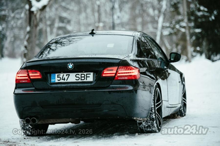 Black BMW 3 Series 2011 in Tallinn, with an engine capacity of 3.00 L and mileage of 317 thousand km for 12500 €, photo 6 on AUTOMOTO.COM.LV