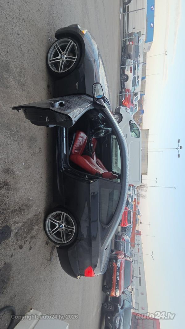 Black BMW 3 Series 2011 in Tallinn, with an engine capacity of 3.00 L and mileage of 300 thousand km for 12500 €, photo 6 on AUTOMOTO.COM.LV