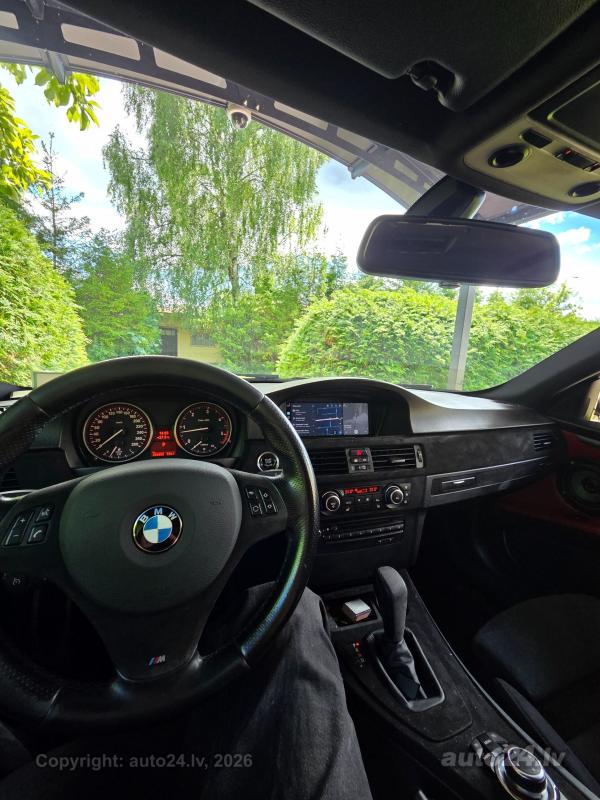 Black BMW 3 Series 2011 in Tallinn, with an engine capacity of 3.00 L and mileage of 300 thousand km for 12500 €, photo 9 on AUTOMOTO.COM.LV