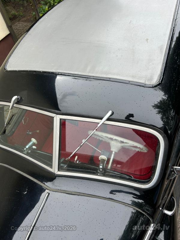 Black BMW 3 Series 1950 in Tallinn, with an engine capacity of 2.00 L and mileage of 0 thousand km for 29500 €, photo 3 on AUTOMOTO.COM.LV