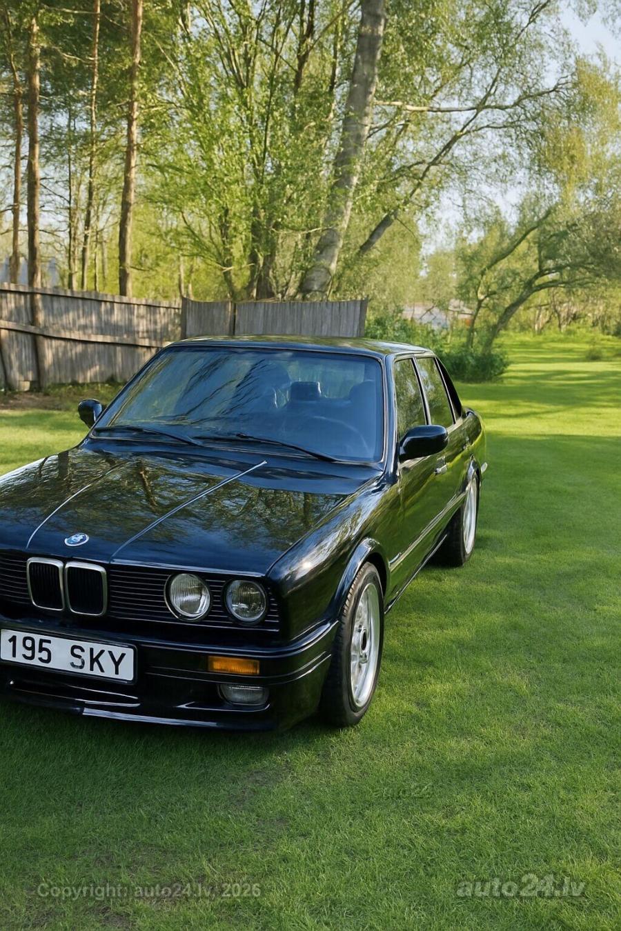 Melns BMW 3 Series 1987 Tallina, ar dzinēja tilpumu 2.40 L un nobraukumu 0 tūkst. km par 14500 €, foto 1 vietnē AUTOMOTO.COM.LV