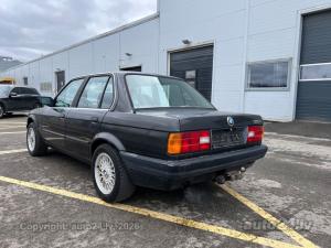 Black BMW 3 Series 1990 in Tallinn, with an engine capacity of 1.60 L and mileage of 209 thousand km for 6200 €, photo 3 on AUTOMOTO.COM.LV