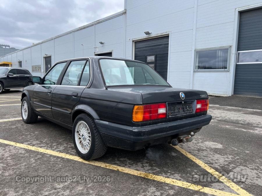 Black BMW 3 Series 1990 in Tallinn, with an engine capacity of 1.60 L and mileage of 209 thousand km for 6200 €, photo 3 on AUTOMOTO.COM.LV