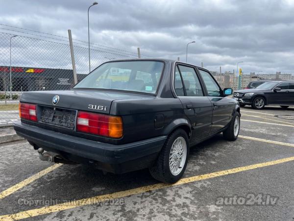 Black BMW 3 Series 1990 in Tallinn, with an engine capacity of 1.60 L and mileage of 209 thousand km for 6200 €, photo 5 on AUTOMOTO.COM.LV