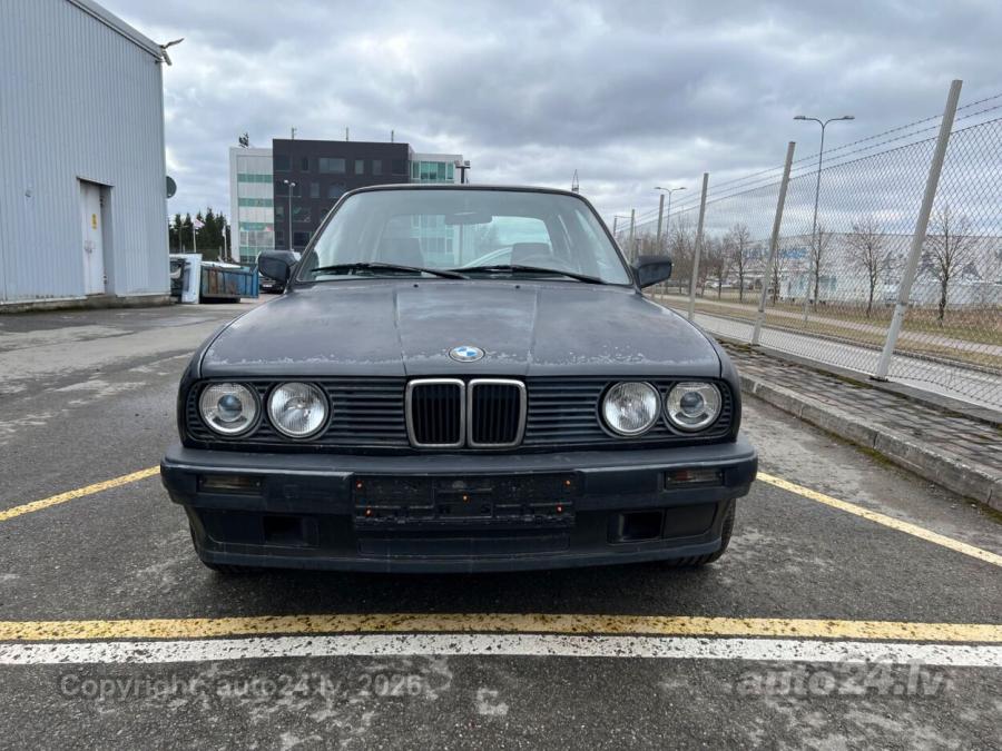 Black BMW 3 Series 1990 in Tallinn, with an engine capacity of 1.60 L and mileage of 209 thousand km for 6200 €, photo 7 on AUTOMOTO.COM.LV
