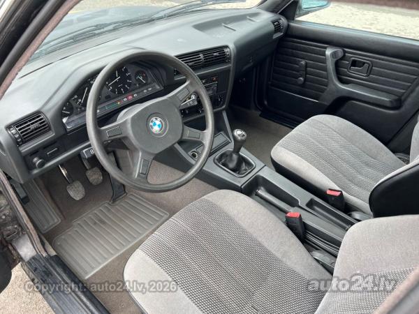 Black BMW 3 Series 1990 in Tallinn, with an engine capacity of 1.60 L and mileage of 209 thousand km for 6200 €, photo 9 on AUTOMOTO.COM.LV