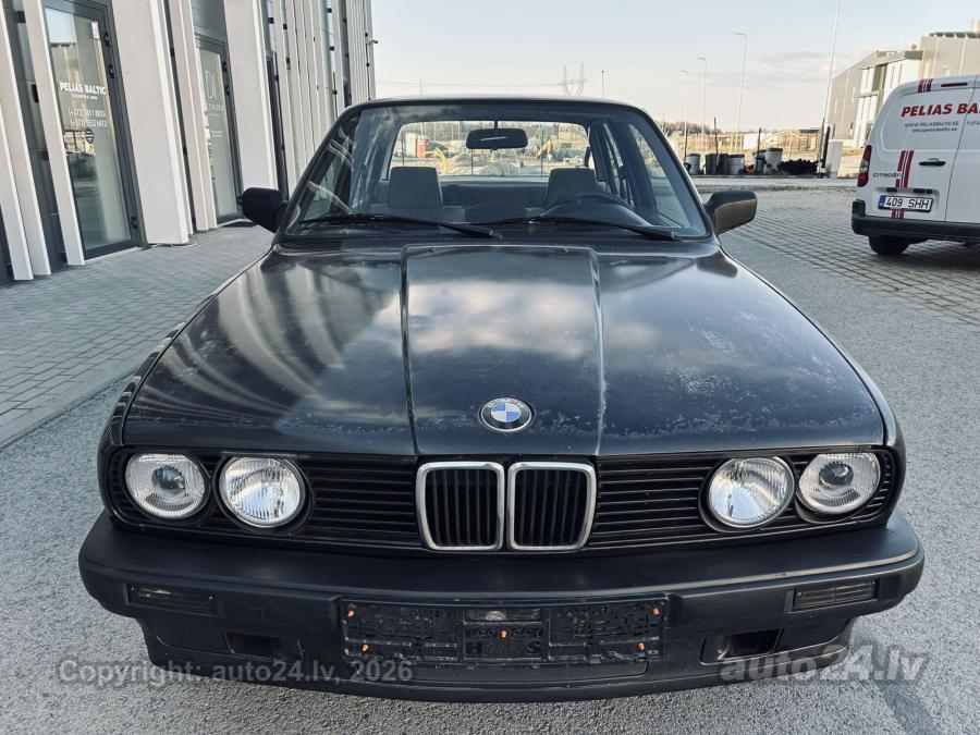 Black BMW 3 Series 1990 in Tallinn, with an engine capacity of 1.60 L and mileage of 209 thousand km for 6650 €, photo 3 on AUTOMOTO.COM.LV