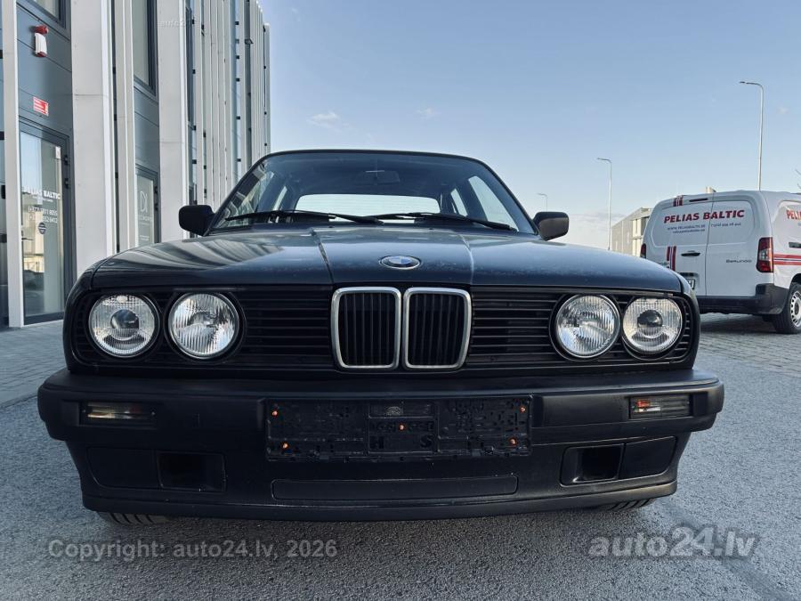 Black BMW 3 Series 1990 in Tallinn, with an engine capacity of 1.60 L and mileage of 209 thousand km for 6650 €, photo 4 on AUTOMOTO.COM.LV