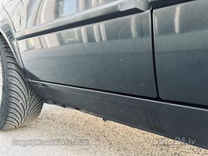Black BMW 3 Series 1990 in Tallinn, with an engine capacity of 1.60 L and mileage of 209 thousand km for 6650 €, photo 24 on AUTOMOTO.COM.LV