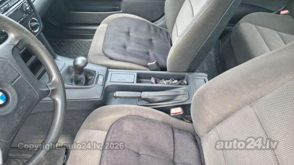 Melns BMW 3 Series 1995 Tallina, ar dzinēja tilpumu 1.60 L un nobraukumu 256 tūkst. km par 3500 €, foto 4 vietnē AUTOMOTO.COM.LV