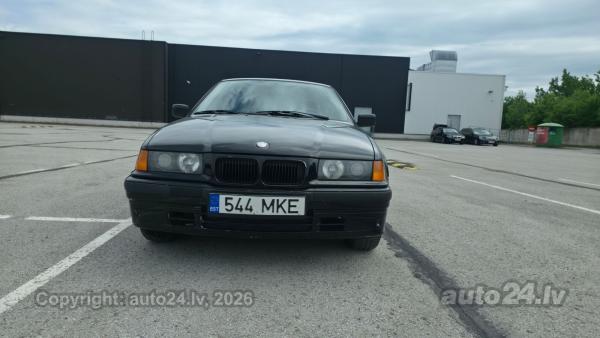 Melns BMW 3 Series 1995 Tallina, ar dzinēja tilpumu 1.60 L un nobraukumu 256 tūkst. km par 3500 €, foto 8 vietnē AUTOMOTO.COM.LV