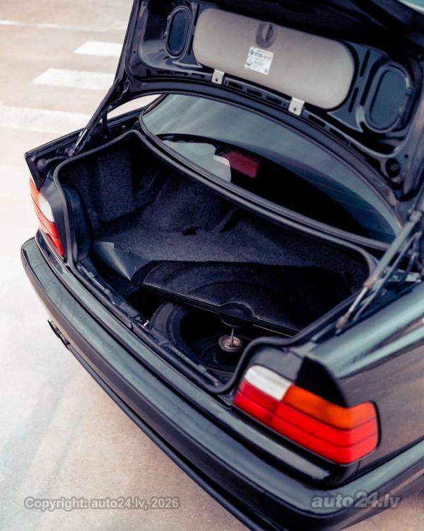 Melns BMW 3 Series 1996 Tallina, ar dzinēja tilpumu 2.50 L un nobraukumu 276 tūkst. km par 6500 €, foto 8 vietnē AUTOMOTO.COM.LV