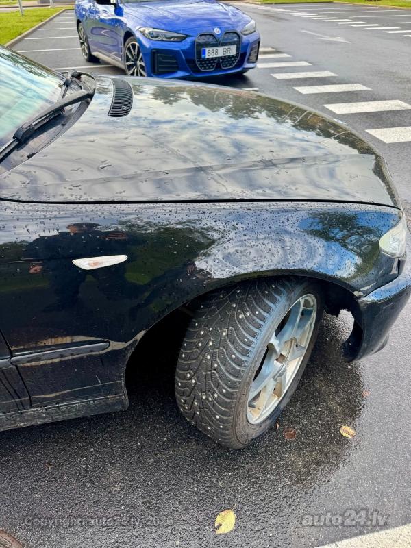 Melns BMW 3 Series 2001 Tallina, ar dzinēja tilpumu 2.20 L un nobraukumu 323 tūkst. km par 2000 €, foto 11 vietnē AUTOMOTO.COM.LV
