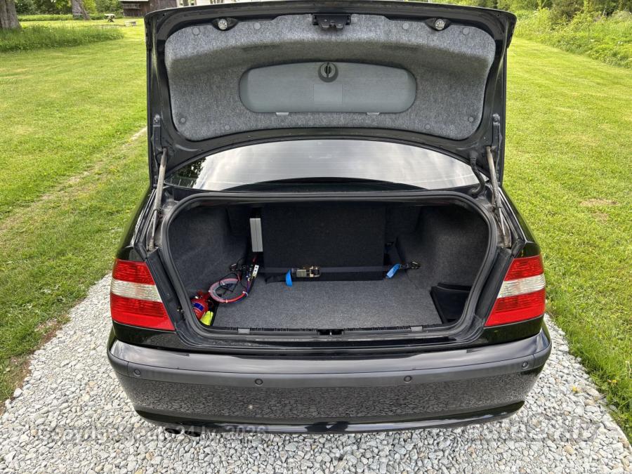 Melns BMW 3 Series 2002 Tallina, ar dzinēja tilpumu 2.20 L un nobraukumu 186 tūkst. km par 5300 €, foto 15 vietnē AUTOMOTO.COM.LV