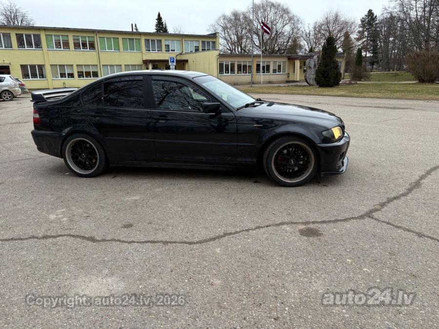 Melns BMW 3 Series 2004 Gulbene, ar dzinēja tilpumu 2.00 L un nobraukumu 267 tūkst. km par 2200 €, foto 3 vietnē AUTOMOTO.COM.LV