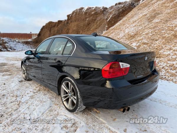 Melns BMW 3 Series 2005 Pērnava, ar dzinēja tilpumu 2.50 L un nobraukumu 221 tūkst. km par 4900 €, foto 4 vietnē AUTOMOTO.COM.LV