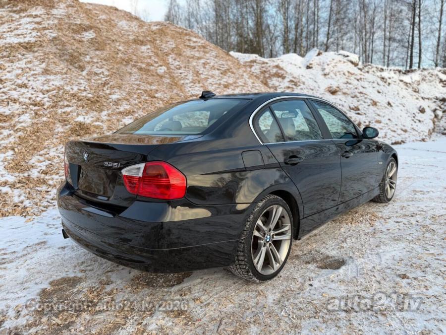 Melns BMW 3 Series 2005 Pērnava, ar dzinēja tilpumu 2.50 L un nobraukumu 221 tūkst. km par 4900 €, foto 6 vietnē AUTOMOTO.COM.LV