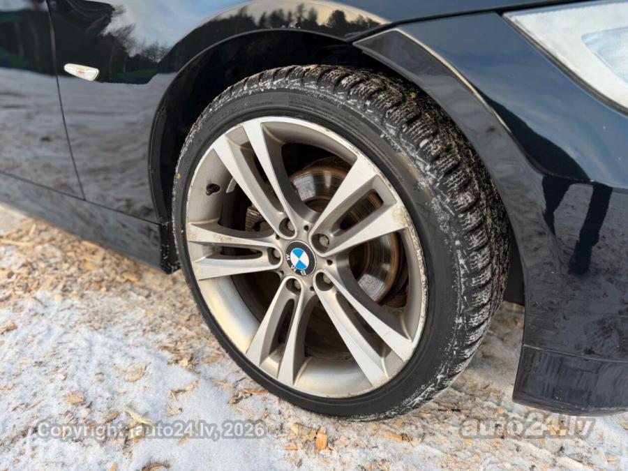 Melns BMW 3 Series 2005 Pērnava, ar dzinēja tilpumu 2.50 L un nobraukumu 221 tūkst. km par 4900 €, foto 10 vietnē AUTOMOTO.COM.LV